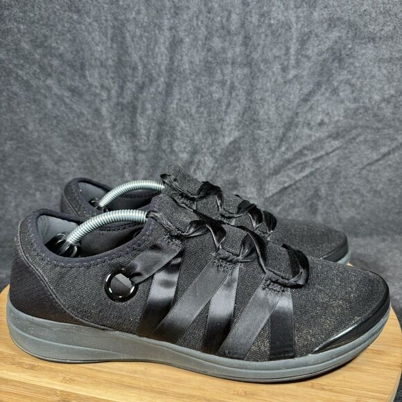Bzees | Shoes | Bzees Inspire Womens Size M Black Ribbon Lace Shoes ...